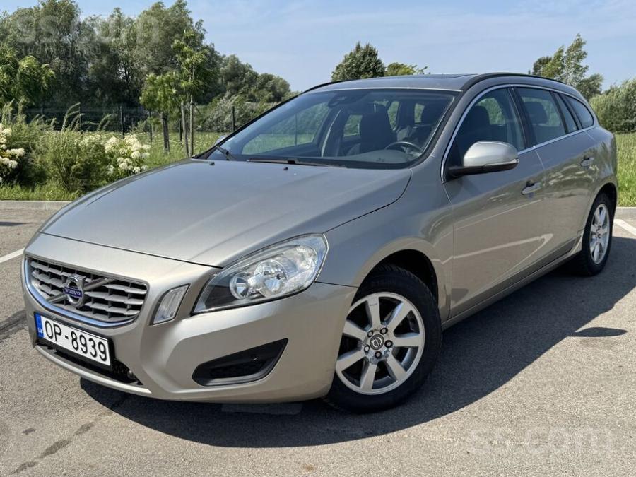 Brown Volvo V60 2012 in Jelgava, with an engine capacity of 2.40 L and mileage of 190 thousand km for 7490 €, photo 3 on AUTOMOTO.COM.LV