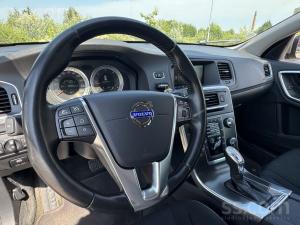 Brown Volvo V60 2012 in Jelgava, with an engine capacity of 2.40 L and mileage of 190 thousand km for 7490 €, photo 8 on AUTOMOTO.COM.LV