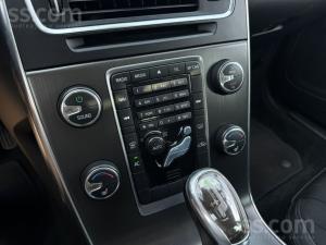 Brown Volvo V60 2012 in Jelgava, with an engine capacity of 2.40 L and mileage of 190 thousand km for 7490 €, photo 10 on AUTOMOTO.COM.LV