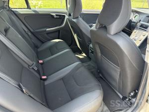 Brown Volvo V60 2012 in Jelgava, with an engine capacity of 2.40 L and mileage of 190 thousand km for 7490 €, photo 13 on AUTOMOTO.COM.LV