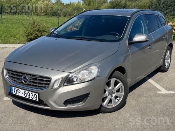 Brown Volvo V60 2012 in Jelgava, with an engine capacity of 2.40 L and mileage of 190 thousand km for 6490 €, photo 3 on AUTOMOTO.COM.LV