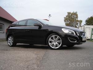 Brūns Volvo V60 2012 Rīga, ar dzinēja tilpumu 2.00 L un nobraukumu 0 tūkst. km par 7950 €, foto  vietnē AUTOMOTO.COM.LV