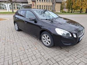 Brūns Volvo V60 2012 Valmiera, ar dzinēja tilpumu 1.60 L un nobraukumu 288 tūkst. km par 3800 €, foto 3 vietnē AUTOMOTO.COM.LV