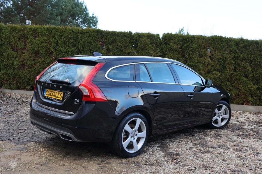 Brown Volvo V60 2013 in Alytus, with an engine capacity of 2.40 L and mileage of 273 thousand km for 7700 €, photo 4 on AUTOMOTO.COM.LV