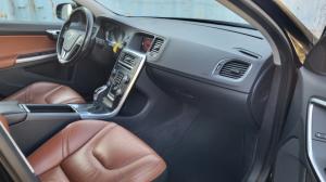 Brūns Volvo V60 2013 Rīga, ar dzinēja tilpumu 2.40 L un nobraukumu 270 tūkst. km par 8990 €, foto 7 vietnē AUTOMOTO.COM.LV