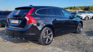 Brūns Volvo V60 2013 Rīga, ar dzinēja tilpumu 2.40 L un nobraukumu 270 tūkst. km par 8990 €, foto 21 vietnē AUTOMOTO.COM.LV