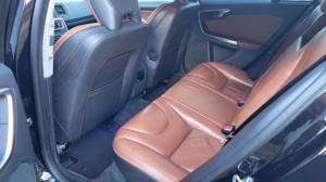 Brūns Volvo V60 2013 Rīga, ar dzinēja tilpumu 2.40 L un nobraukumu 270 tūkst. km par 8990 €, foto 24 vietnē AUTOMOTO.COM.LV