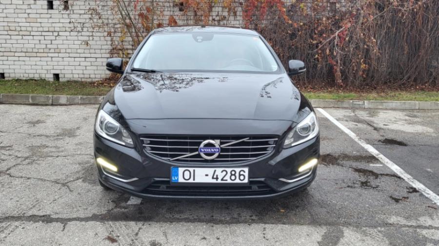 Brūns Volvo V60 2013 Rīga, ar dzinēja tilpumu 2.40 L un nobraukumu 270 tūkst. km par 8990 €, foto 28 vietnē AUTOMOTO.COM.LV