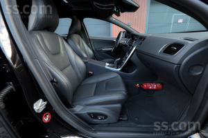 Brūns Volvo V60 2013 Jelgava, ar dzinēja tilpumu 2.40 L un nobraukumu 0 tūkst. km par 8990 €, foto 13 vietnē AUTOMOTO.COM.LV