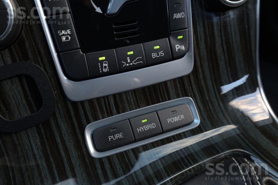 Brūns Volvo V60 2013 Jelgava, ar dzinēja tilpumu 2.40 L un nobraukumu 0 tūkst. km par 8990 €, foto 20 vietnē AUTOMOTO.COM.LV