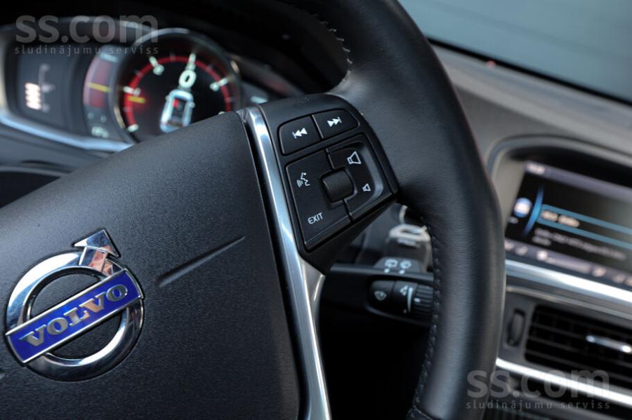 Brūns Volvo V60 2013 Jelgava, ar dzinēja tilpumu 2.40 L un nobraukumu 0 tūkst. km par 8990 €, foto 23 vietnē AUTOMOTO.COM.LV