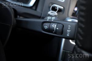 Brūns Volvo V60 2013 Jelgava, ar dzinēja tilpumu 2.40 L un nobraukumu 0 tūkst. km par 8990 €, foto 25 vietnē AUTOMOTO.COM.LV