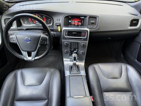 Brūns Volvo V60 2014 Rīga, ar dzinēja tilpumu 2.40 L un nobraukumu 223 tūkst. km par 6950 €, foto 7 vietnē AUTOMOTO.COM.LV