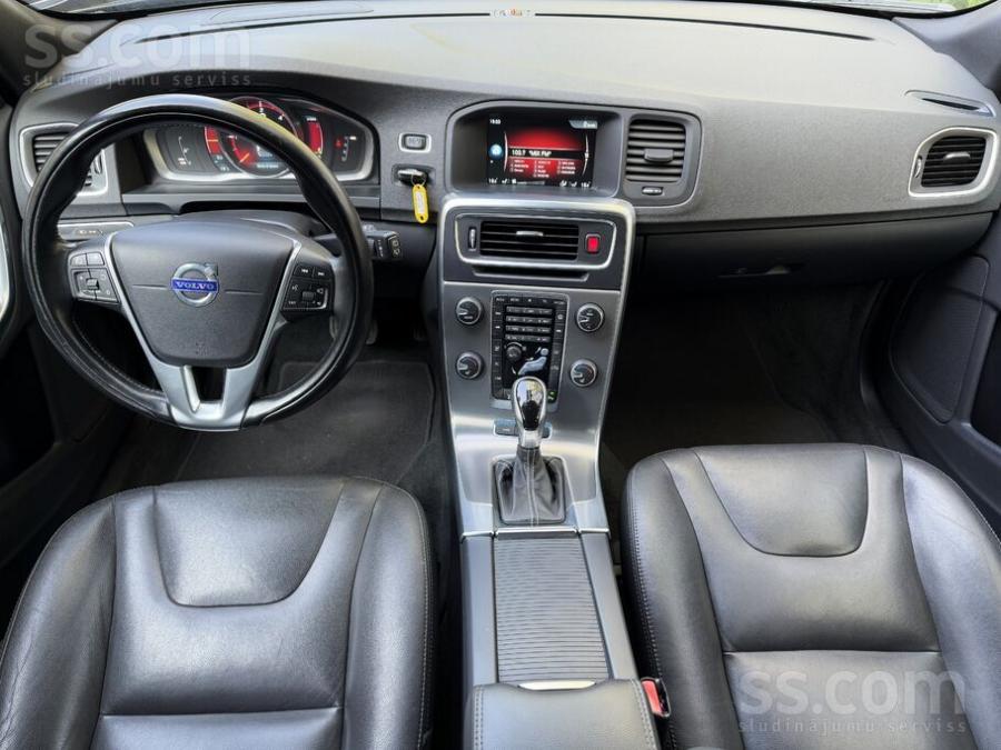 Brūns Volvo V60 2014 Rīga, ar dzinēja tilpumu 2.40 L un nobraukumu 223 tūkst. km par 6950 €, foto 7 vietnē AUTOMOTO.COM.LV