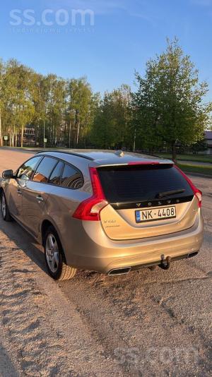 Brūns Volvo V60 2014 Ogre, ar dzinēja tilpumu 2.00 L un nobraukumu 317 tūkst. km par 6199 €, foto 2 vietnē AUTOMOTO.COM.LV