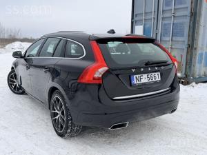 Brūns Volvo V60 2014 Rīga, ar dzinēja tilpumu 2.40 L un nobraukumu 0 tūkst. km par 7350 €, foto 2 vietnē AUTOMOTO.COM.LV