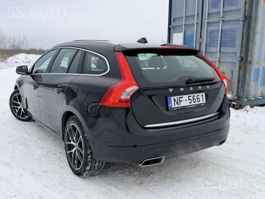 Brūns Volvo V60 2014 Rīga, ar dzinēja tilpumu 2.40 L un nobraukumu 0 tūkst. km par 7350 €, foto 2 vietnē AUTOMOTO.COM.LV