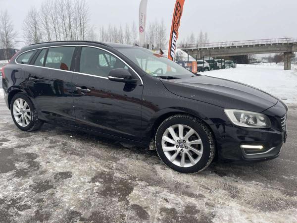 Brown Volvo V60 2014 in Kaunas, with an engine capacity of 1.97 L and mileage of 270 thousand km for 5950 €, photo 3 on AUTOMOTO.COM.LV