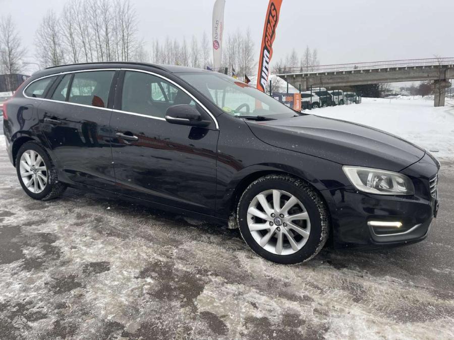 Brown Volvo V60 2014 in Kaunas, with an engine capacity of 1.97 L and mileage of 270 thousand km for 5950 €, photo 3 on AUTOMOTO.COM.LV