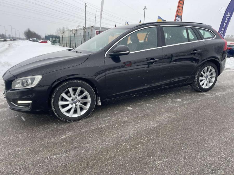 Brown Volvo V60 2014 in Kaunas, with an engine capacity of 1.97 L and mileage of 270 thousand km for 5950 €, photo 7 on AUTOMOTO.COM.LV