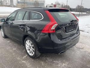 Brown Volvo V60 2014 in Kaunas, with an engine capacity of 1.97 L and mileage of 270 thousand km for 5950 €, photo 11 on AUTOMOTO.COM.LV