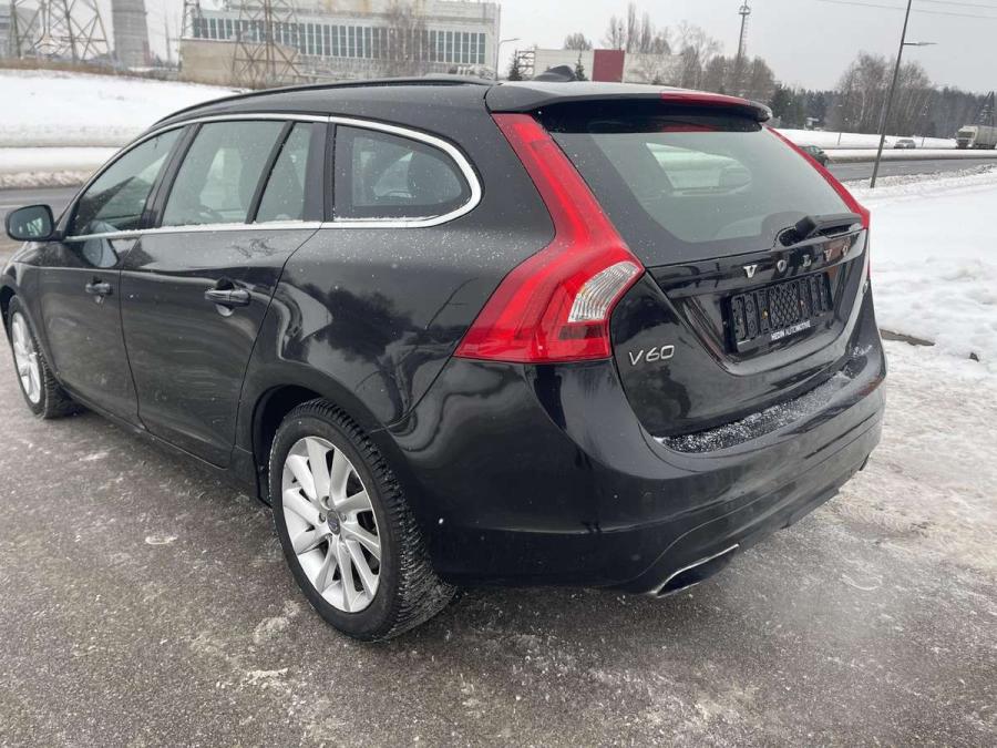 Brown Volvo V60 2014 in Kaunas, with an engine capacity of 1.97 L and mileage of 270 thousand km for 5950 €, photo 11 on AUTOMOTO.COM.LV
