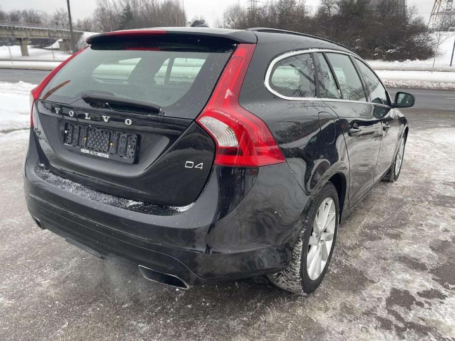 Brown Volvo V60 2014 in Kaunas, with an engine capacity of 1.97 L and mileage of 270 thousand km for 5950 €, photo 13 on AUTOMOTO.COM.LV