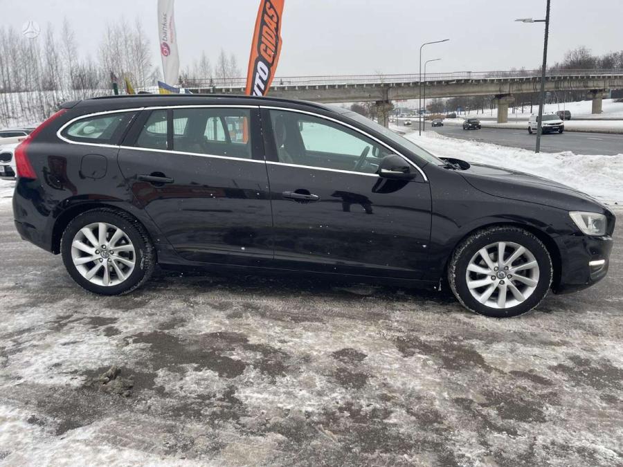 Brown Volvo V60 2014 in Kaunas, with an engine capacity of 1.97 L and mileage of 270 thousand km for 5950 €, photo 16 on AUTOMOTO.COM.LV