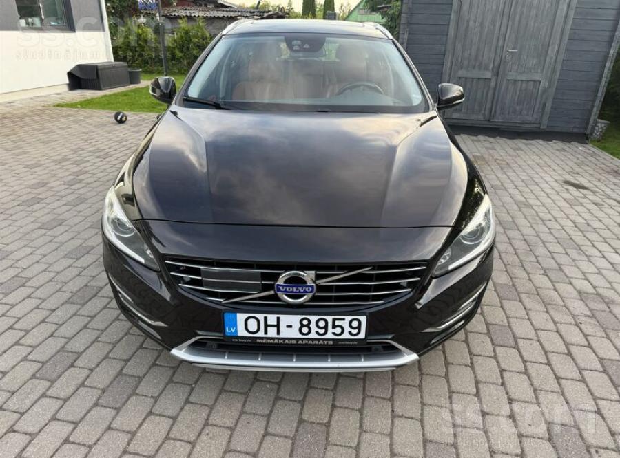 Brūns Volvo V60 2014 Rīga, ar dzinēja tilpumu 2.40 L un nobraukumu 320 tūkst. km par 12000 €, foto 1 vietnē AUTOMOTO.COM.LV