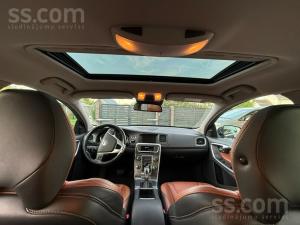 Brūns Volvo V60 2014 Rīga, ar dzinēja tilpumu 2.40 L un nobraukumu 320 tūkst. km par 12000 €, foto 4 vietnē AUTOMOTO.COM.LV