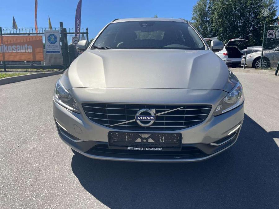 Brown Volvo V60 2014 in Kaunas, with an engine capacity of 1.98 L and mileage of 272 thousand km for 7150 €, photo 5 on AUTOMOTO.COM.LV