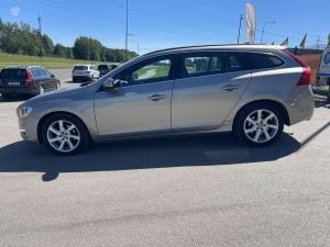 Brown Volvo V60 2014 in Kaunas, with an engine capacity of 1.98 L and mileage of 272 thousand km for 7150 €, photo 9 on AUTOMOTO.COM.LV