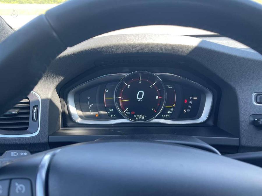 Brown Volvo V60 2014 in Kaunas, with an engine capacity of 1.98 L and mileage of 272 thousand km for 7150 €, photo 27 on AUTOMOTO.COM.LV