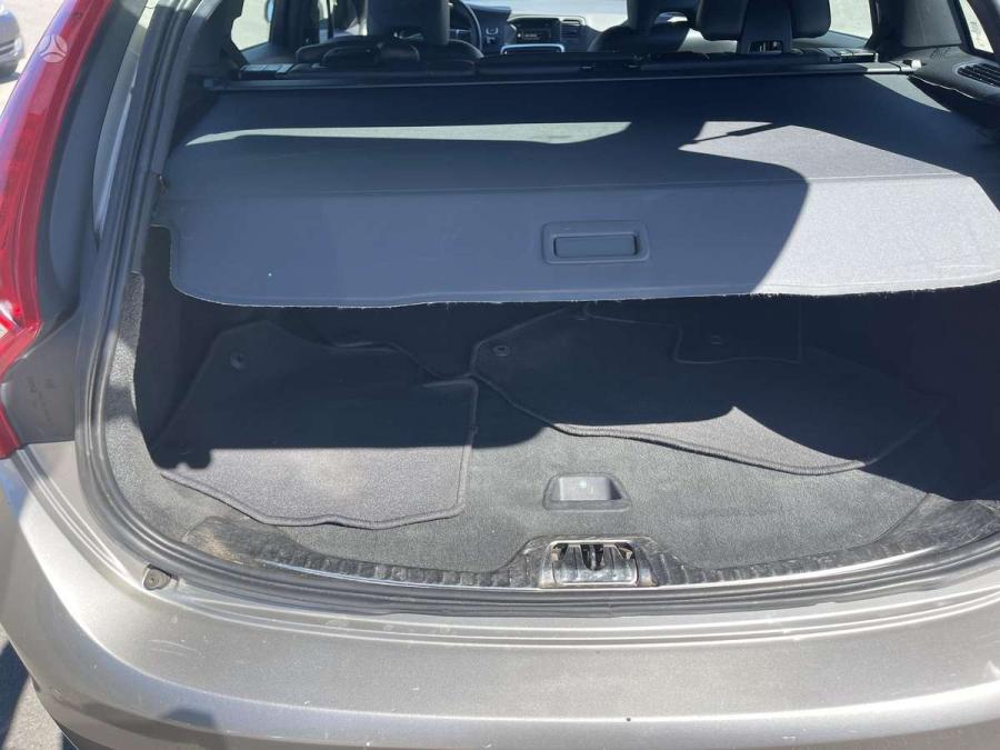 Brown Volvo V60 2014 in Kaunas, with an engine capacity of 1.98 L and mileage of 272 thousand km for 7150 €, photo 30 on AUTOMOTO.COM.LV