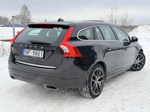 Brown Volvo V60 2014 in Riga, with an engine capacity of 2.40 L and mileage of 0 thousand km for 7350 €, photo 4 on AUTOMOTO.COM.LV