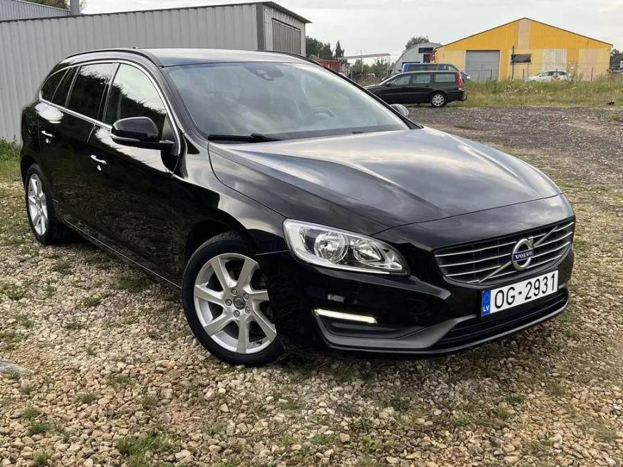 Brūns Volvo V60 2014 Rīga, ar dzinēja tilpumu 2.00 L un nobraukumu 86 tūkst. km par 9995 €, foto 1 vietnē AUTOMOTO.COM.LV