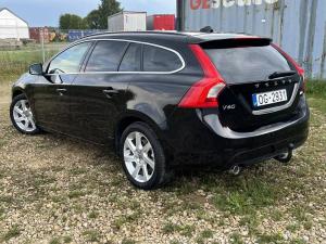 Brūns Volvo V60 2014 Rīga, ar dzinēja tilpumu 2.00 L un nobraukumu 86 tūkst. km par 9995 €, foto 3 vietnē AUTOMOTO.COM.LV