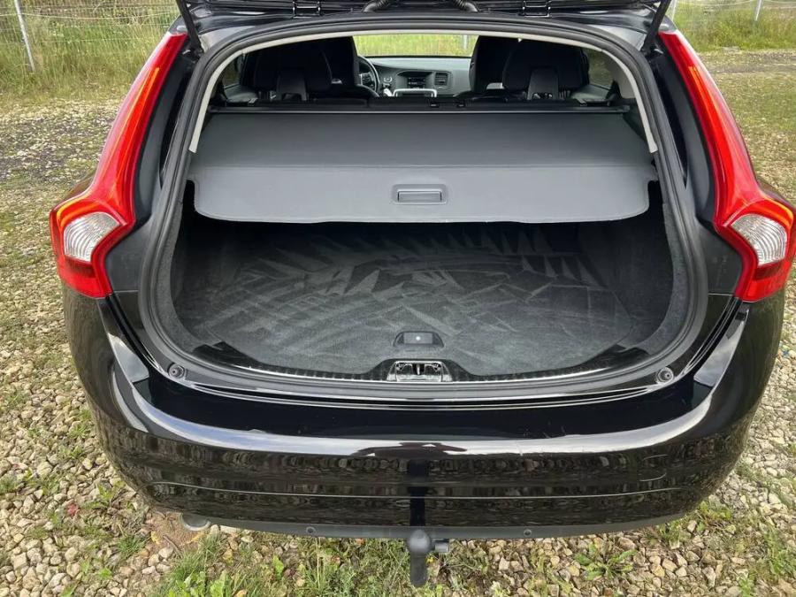 Brūns Volvo V60 2014 Rīga, ar dzinēja tilpumu 2.00 L un nobraukumu 86 tūkst. km par 9995 €, foto 6 vietnē AUTOMOTO.COM.LV