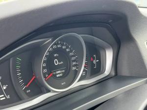 Brūns Volvo V60 2014 Rīga, ar dzinēja tilpumu 2.00 L un nobraukumu 86 tūkst. km par 9995 €, foto 10 vietnē AUTOMOTO.COM.LV
