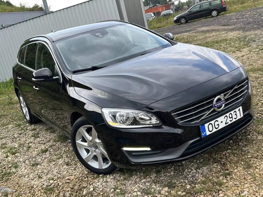 Brūns Volvo V60 2014 Rīga, ar dzinēja tilpumu 2.00 L un nobraukumu 86 tūkst. km par 9995 €, foto 14 vietnē AUTOMOTO.COM.LV
