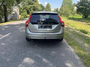 Brown Volvo V60 2014 in Prienai, with an engine capacity of 2.00 L and mileage of 289 thousand km for 6250 €, photo 5 on AUTOMOTO.COM.LV