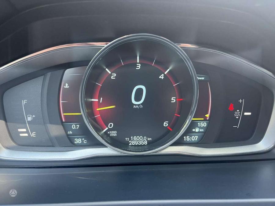 Brown Volvo V60 2014 in Prienai, with an engine capacity of 2.00 L and mileage of 289 thousand km for 6250 €, photo 12 on AUTOMOTO.COM.LV