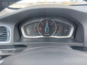 Brown Volvo V60 2014 in Ventspils, with an engine capacity of 2.00 L and mileage of 0 thousand km for 6599 €, photo 12 on AUTOMOTO.COM.LV