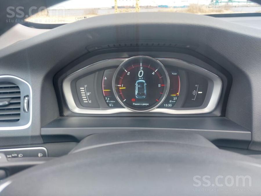Brown Volvo V60 2014 in Ventspils, with an engine capacity of 2.00 L and mileage of 0 thousand km for 6599 €, photo 12 on AUTOMOTO.COM.LV