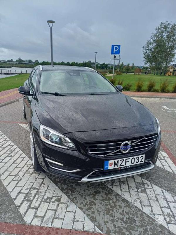 Brown Volvo V60 2014 in Kaunas, with an engine capacity of 2.40 L and mileage of 254 thousand km for 7000 €, photo 4 on AUTOMOTO.COM.LV