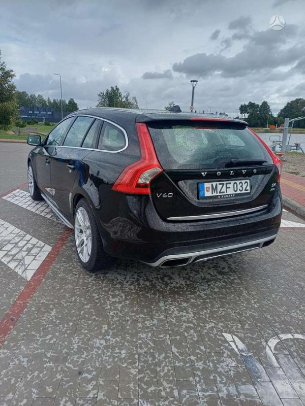 Brown Volvo V60 2014 in Kaunas, with an engine capacity of 2.40 L and mileage of 254 thousand km for 7000 €, photo 7 on AUTOMOTO.COM.LV