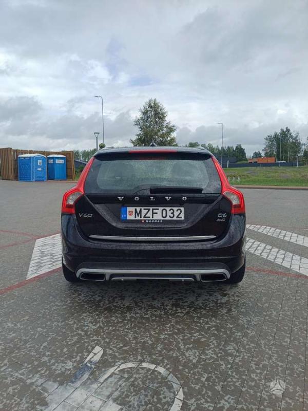 Brown Volvo V60 2014 in Kaunas, with an engine capacity of 2.40 L and mileage of 254 thousand km for 7000 €, photo 8 on AUTOMOTO.COM.LV