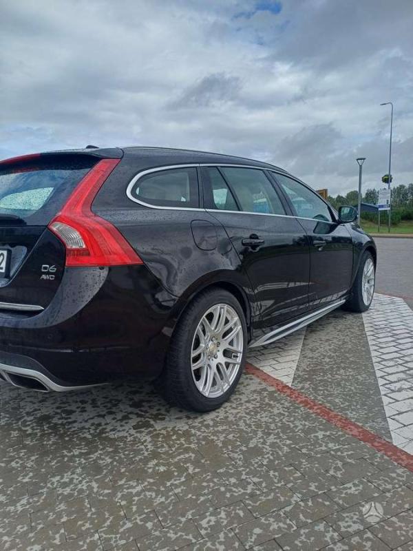 Brown Volvo V60 2014 in Kaunas, with an engine capacity of 2.40 L and mileage of 254 thousand km for 7000 €, photo 9 on AUTOMOTO.COM.LV