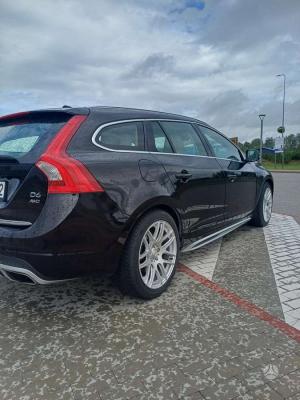Brown Volvo V60 2014 in Kaunas, with an engine capacity of 2.40 L and mileage of 254 thousand km for 7000 €, photo 9 on AUTOMOTO.COM.LV