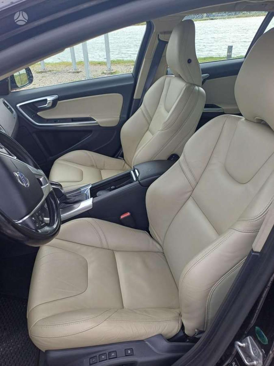 Brown Volvo V60 2014 in Kaunas, with an engine capacity of 2.40 L and mileage of 254 thousand km for 7000 €, photo 14 on AUTOMOTO.COM.LV